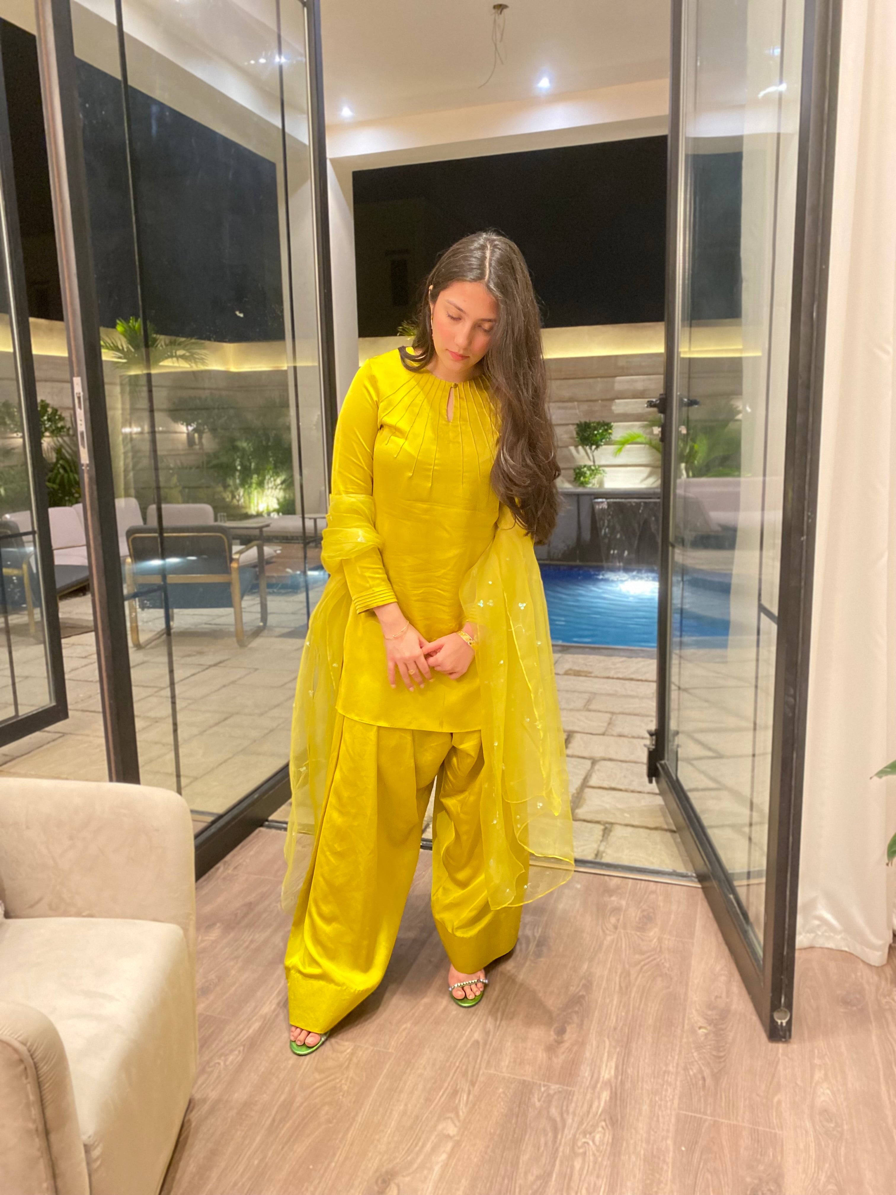 Neon Star – Shahnaz Anis